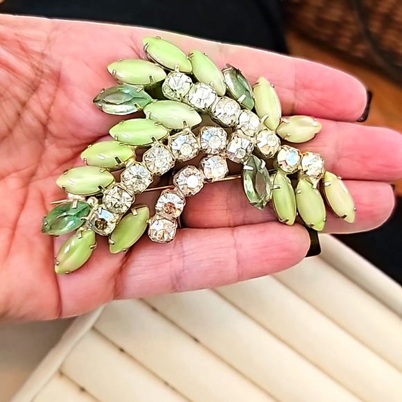 julianna | Jewelry | Vintage Julianna Ab Stone Brooch | Poshmark